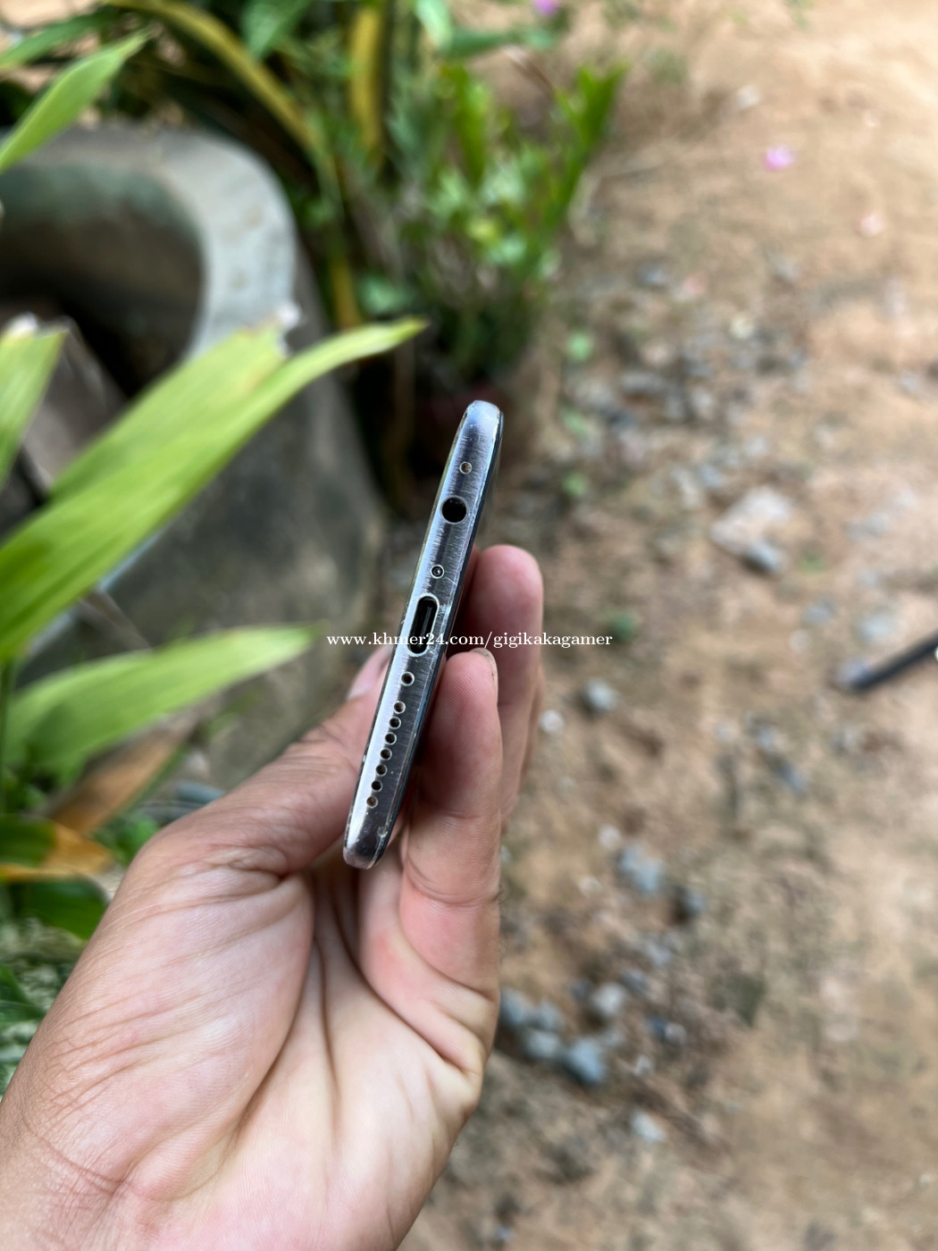 Mate 9 pro 4g 64g សានំសុីន នៅស្អាតគូរសម ដូចរូន អេក្រង់ដានក្រហមតិចៗ price $25.00 in Svay Dangkum ...