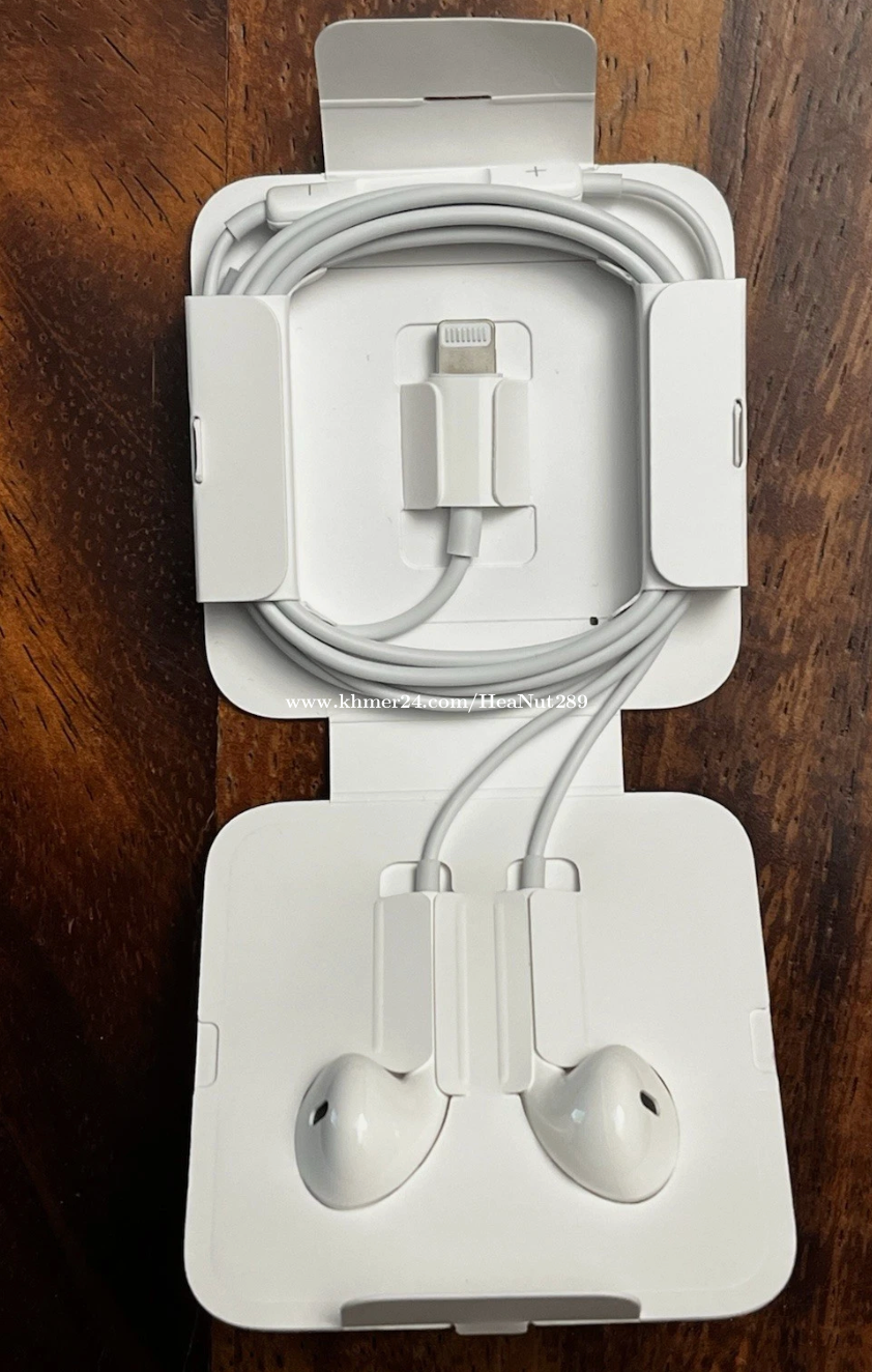 Apple EarPods Lightning Wired Earbuds A1748 OEM Packaging Authentic ...