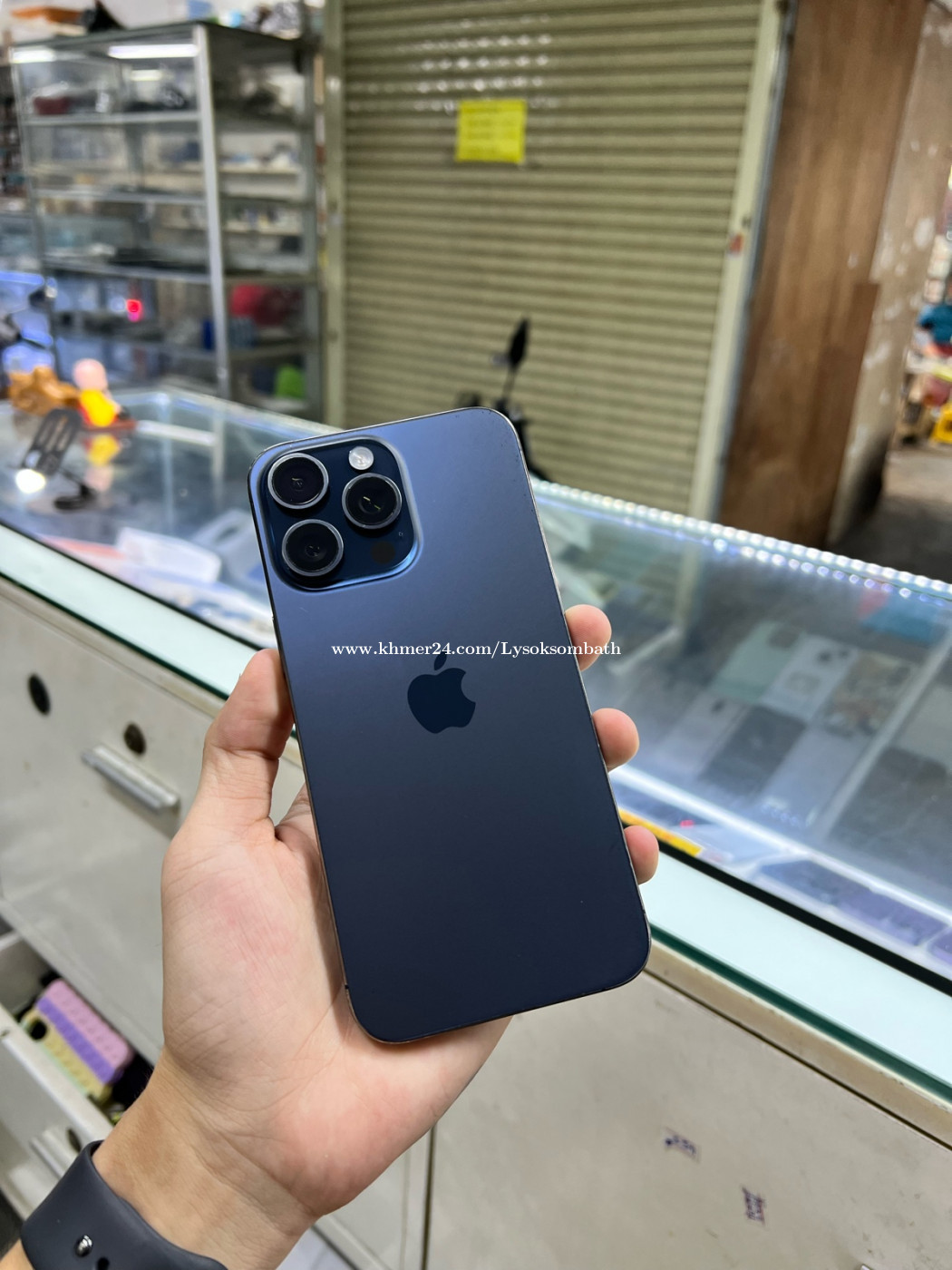 iPhone 15 pro max 512G ZP Sim2 eSIM សានុំស្រុីនណែន ស្ព័រអេក្រង់បន្តិច ...