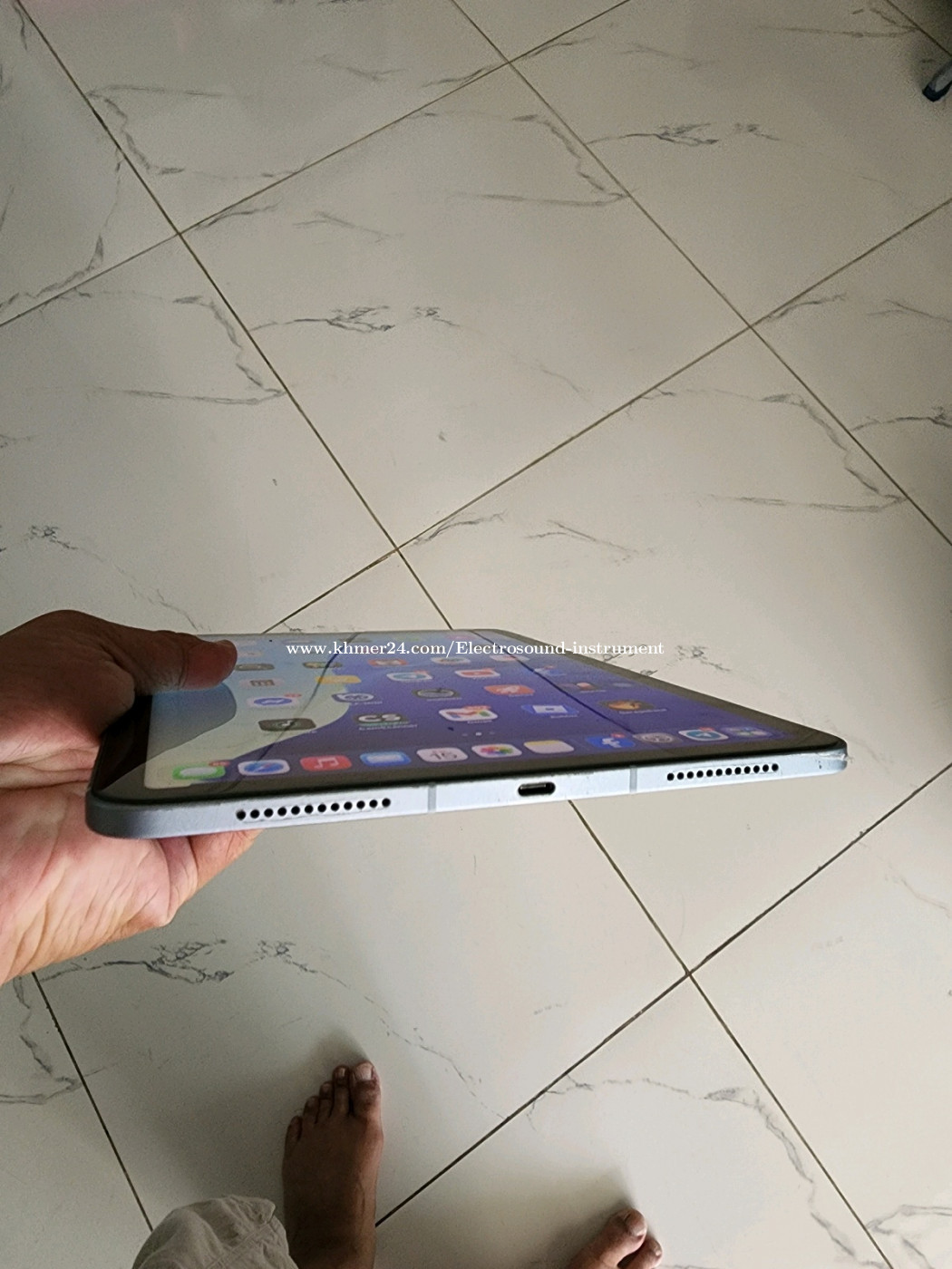 Ipad Air4th Generation 64GB + Sim price $255.00 in Boeng Kak Pir, Tuol ...