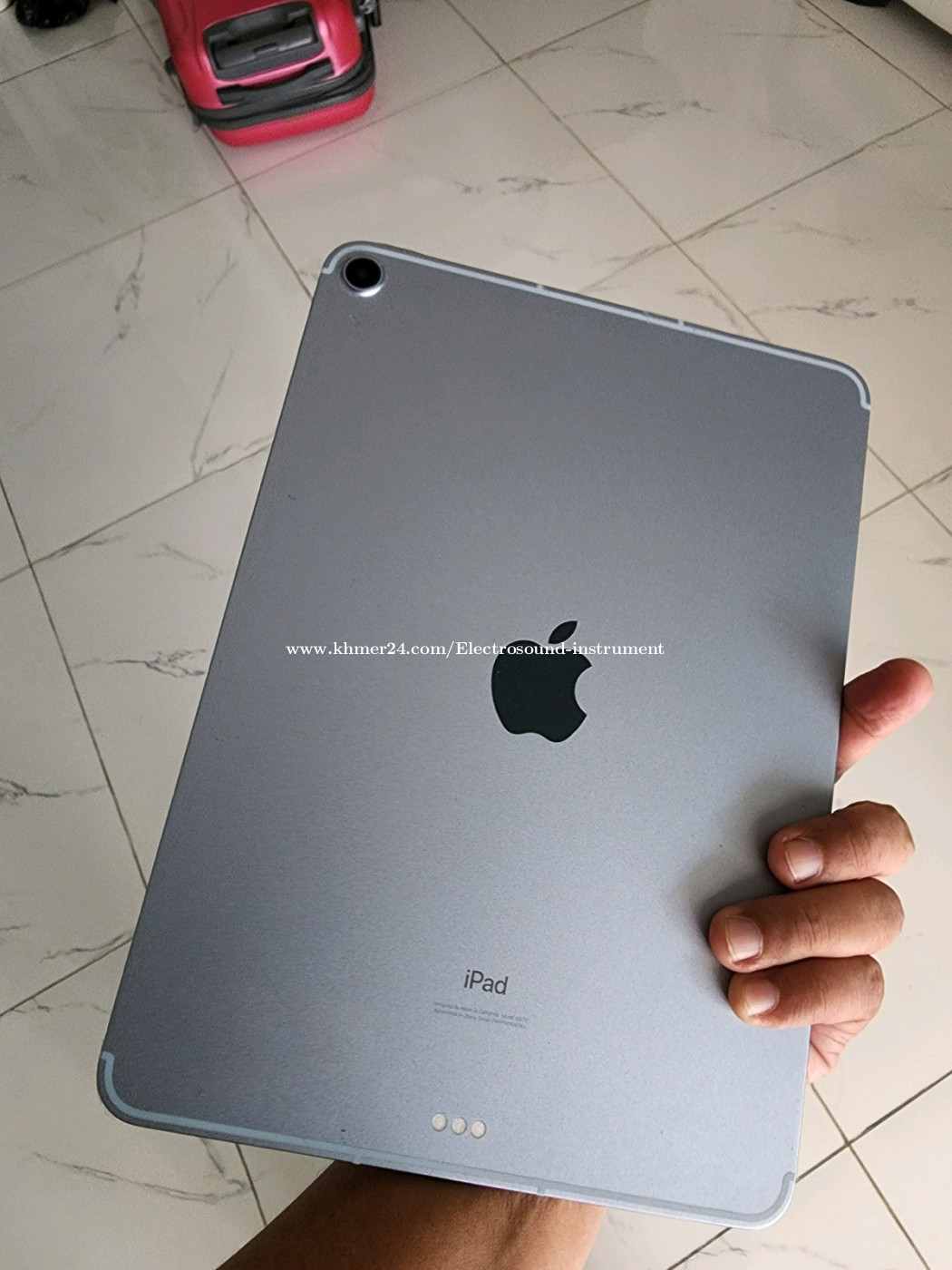 Ipad Air4th Generation 64GB + Sim price $255.00 in Boeng Kak Pir, Tuol ...