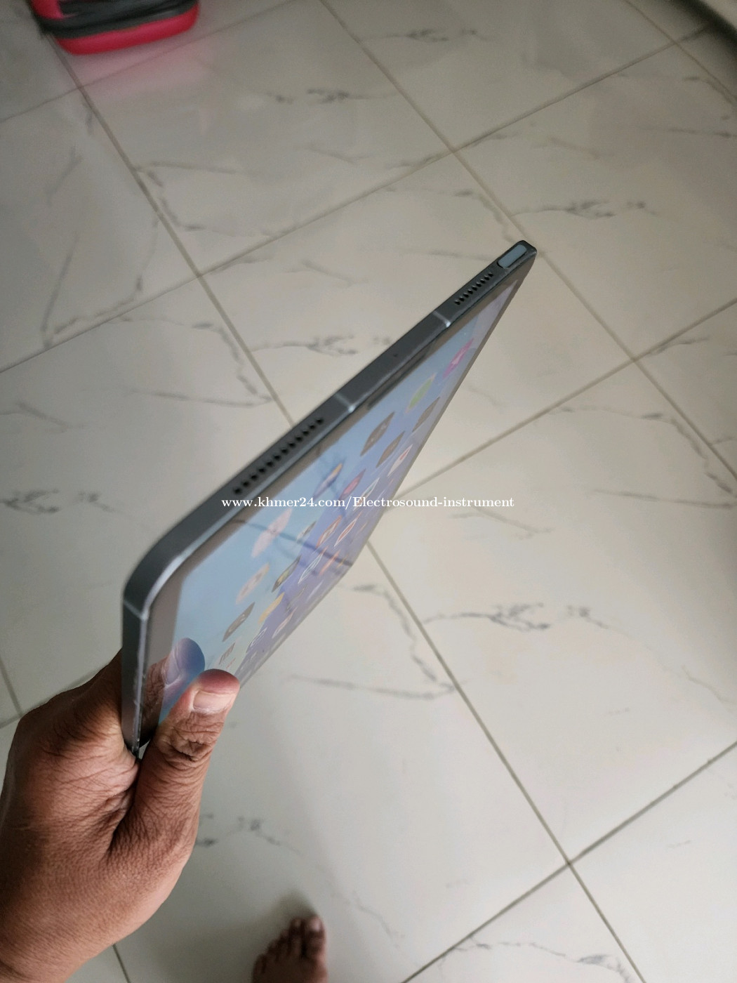 Ipad Air4th Generation 64GB + Sim price $255.00 in Boeng Kak Pir, Tuol ...