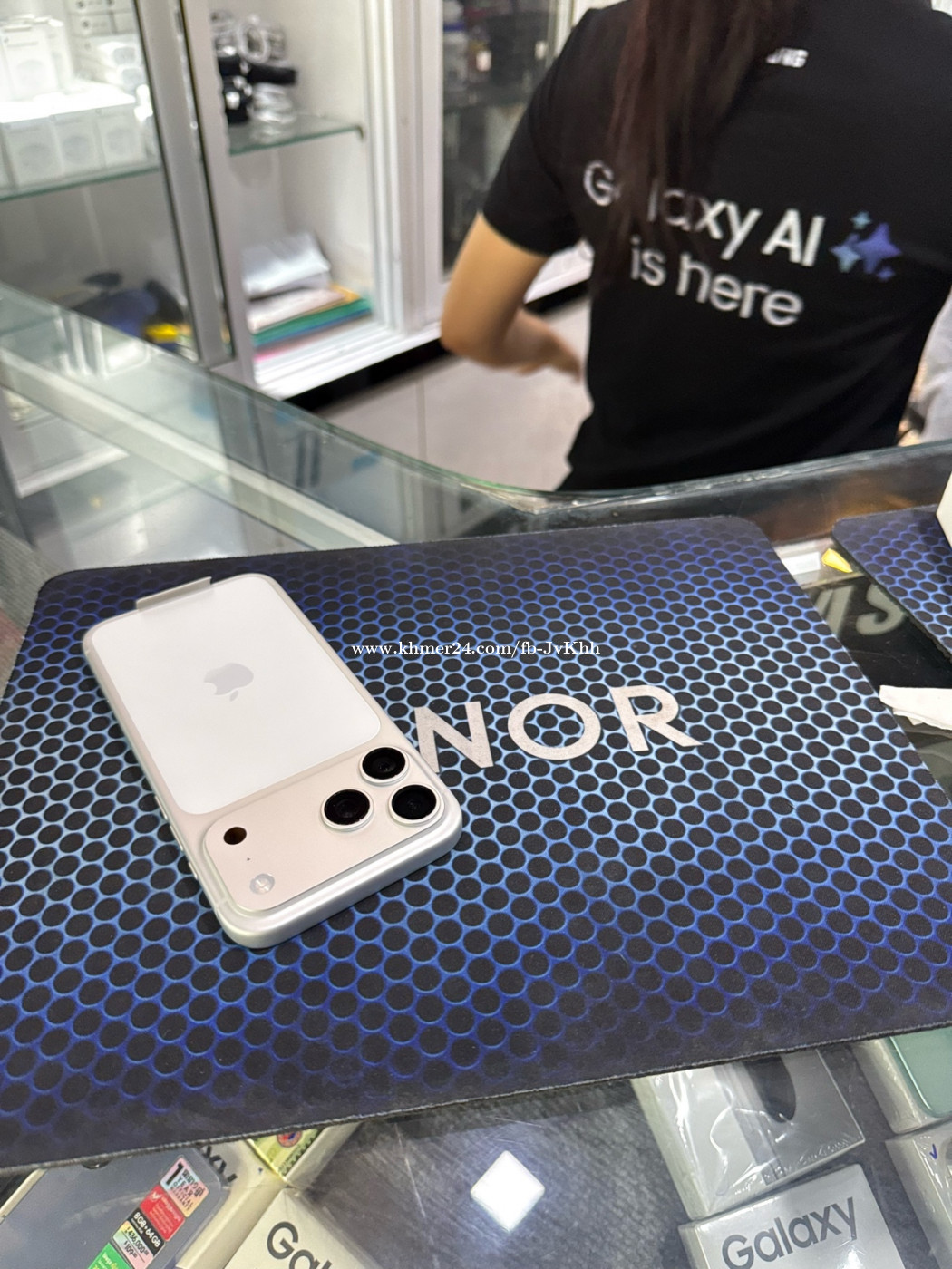 iPhone 17Pro max 256g Silver price $1350.00 in Phsar Daeum Kor, Tuol Kouk, Phnom Penh, Cambodia ...