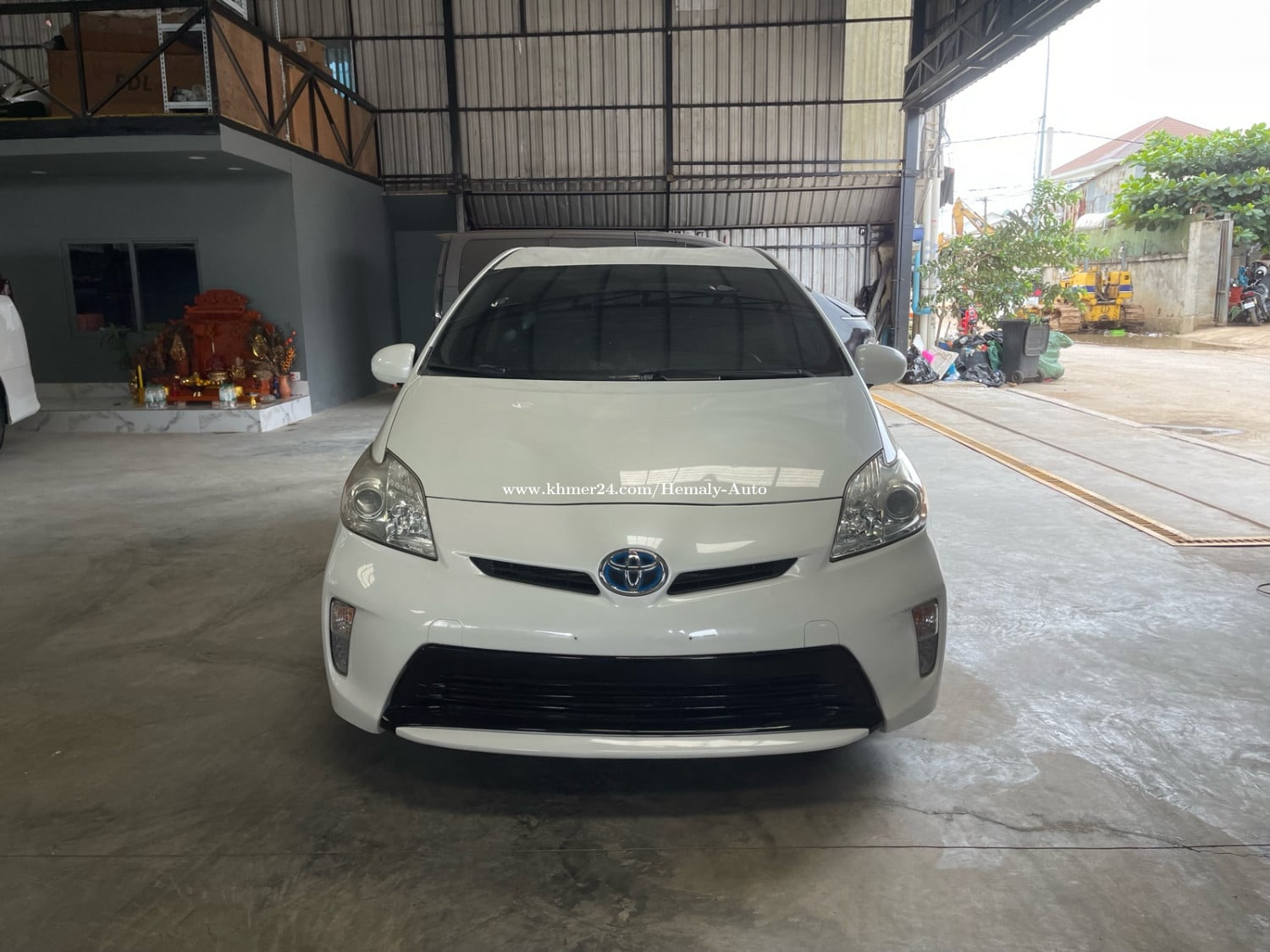 Toyota Prius 2014 Options 3 រៀបចំឡើងទីផ្សារ price $21500.00 in Tuol ...