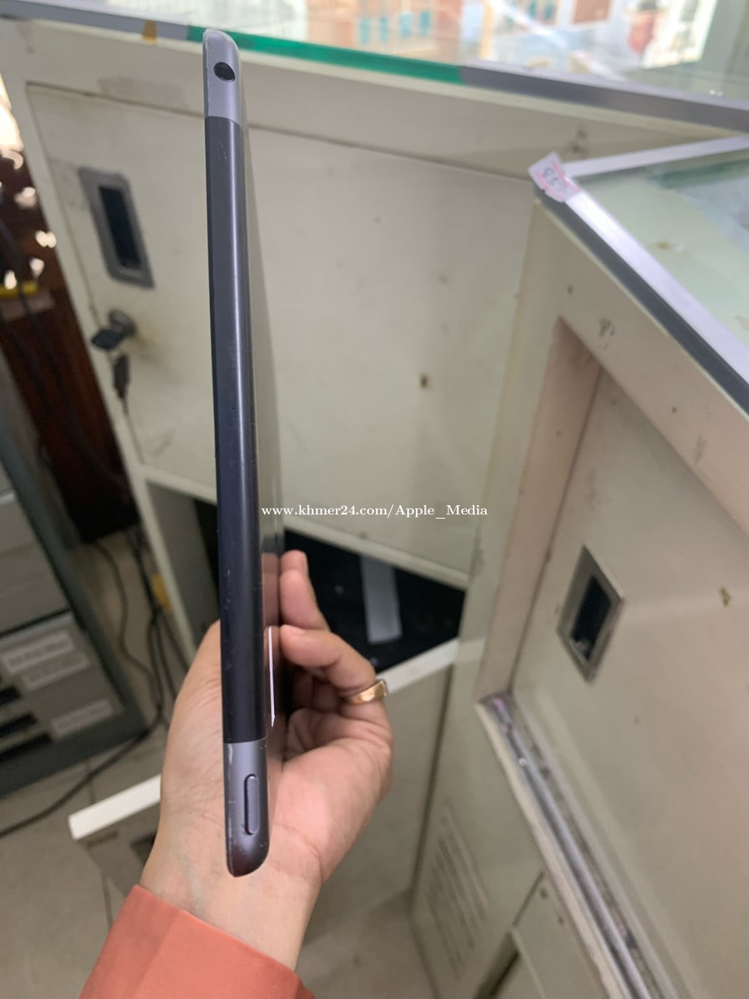 iPad 7th 32G =85$ ( Sim+ WiFi) price $85.00 in Veal Vong, Prampir Meakkakra, Phnom Penh ...