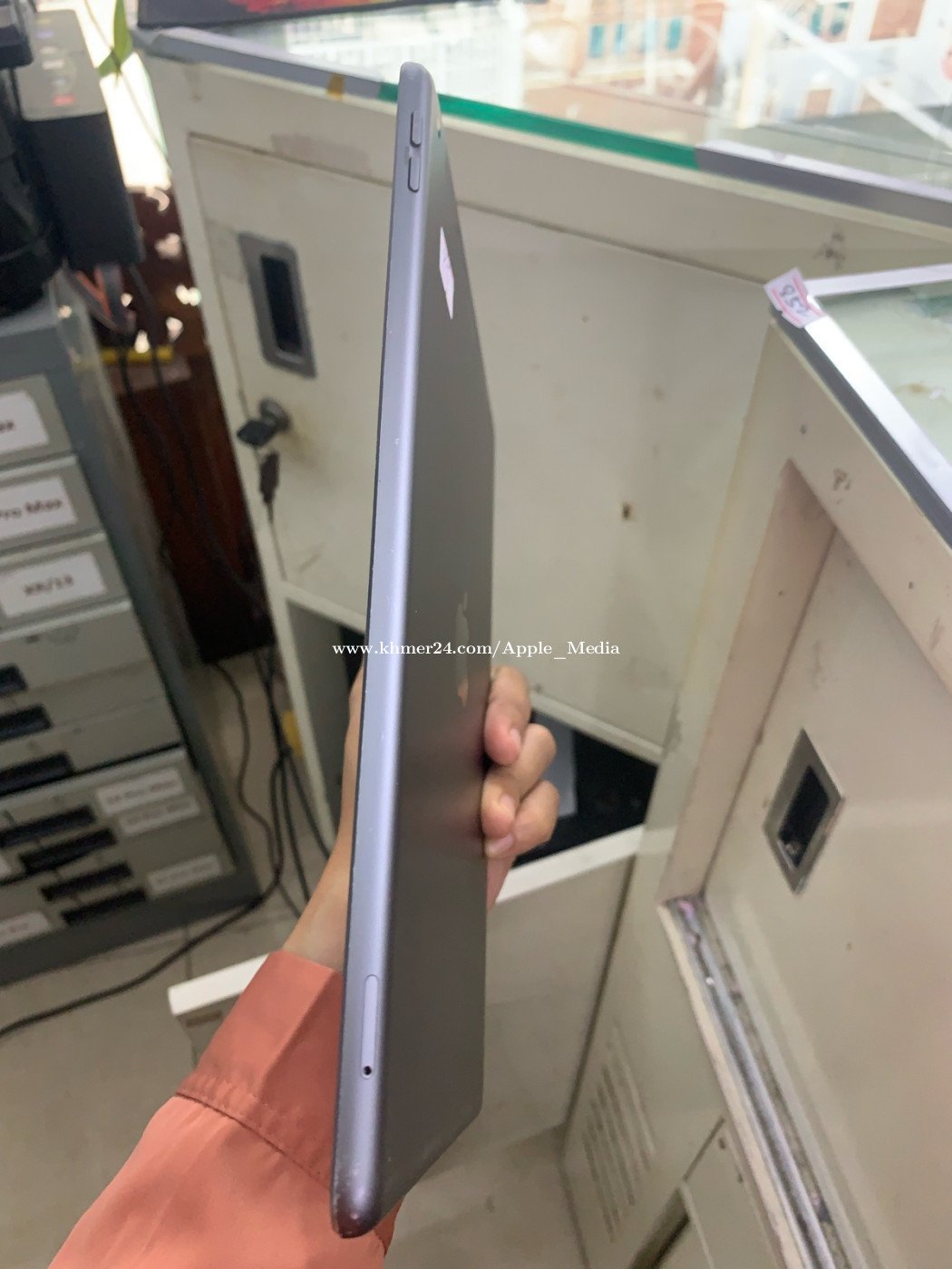 iPad 7th 32G =85$ ( Sim+ WiFi) price $85.00 in Veal Vong, Prampir Meakkakra, Phnom Penh ...