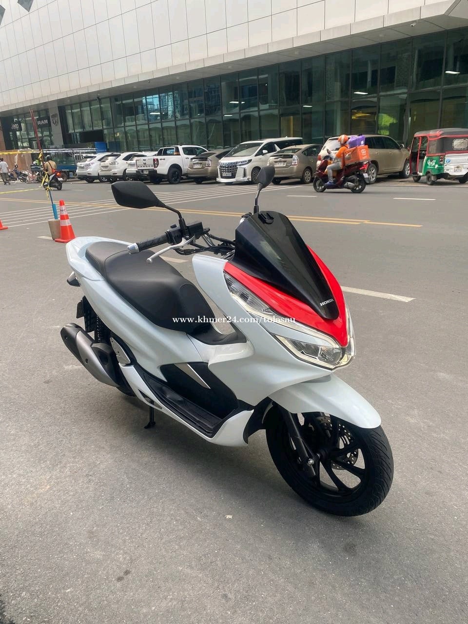 Honda pcx 2020 price $2090.00 in Boeng Prolit, Prampir Meakkakra, Phnom ...