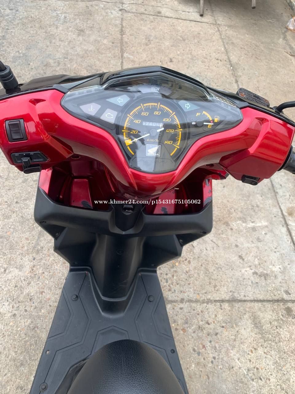 For sale 2nd hand Honda click FI 125cc. No ID price $420.00 in Boeng ...