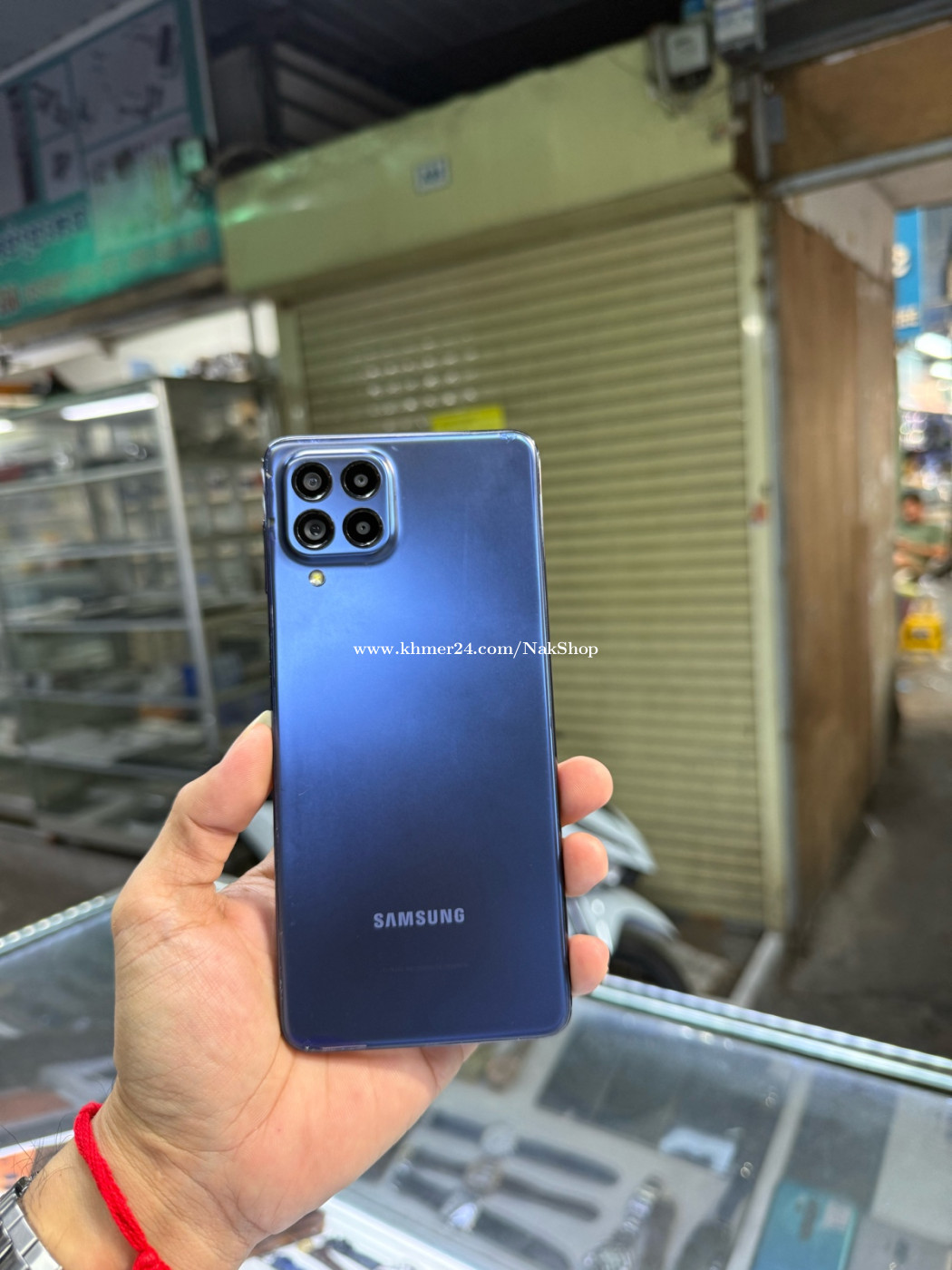 Samsung M53 5G 128G Ram8G Sim1 Korea សានុំស្រុីនស្ទើរខ្នង price $95.00 ...