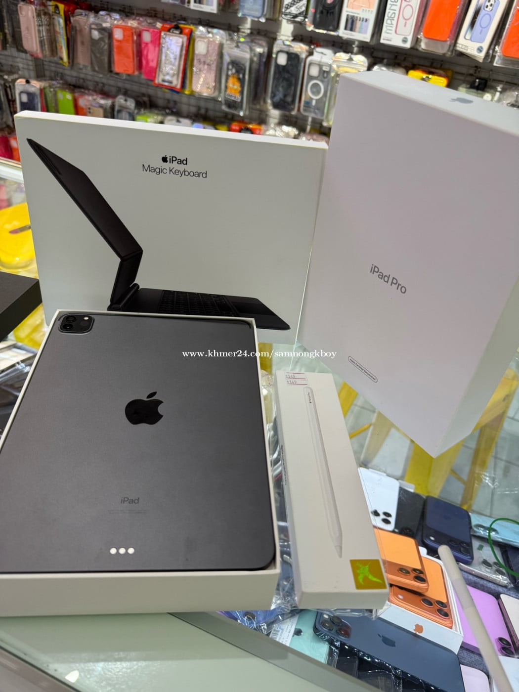 iPad Pro M1 128GB WiFi full box ( Look like new) 99% price $568.00 in ...