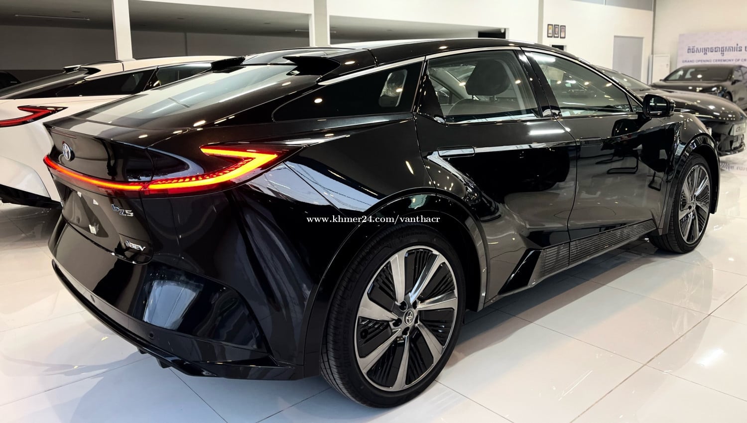 Free iPhone 17 pro max price $35800.00 in Stueng Mean chey 3, Mean Chey ...