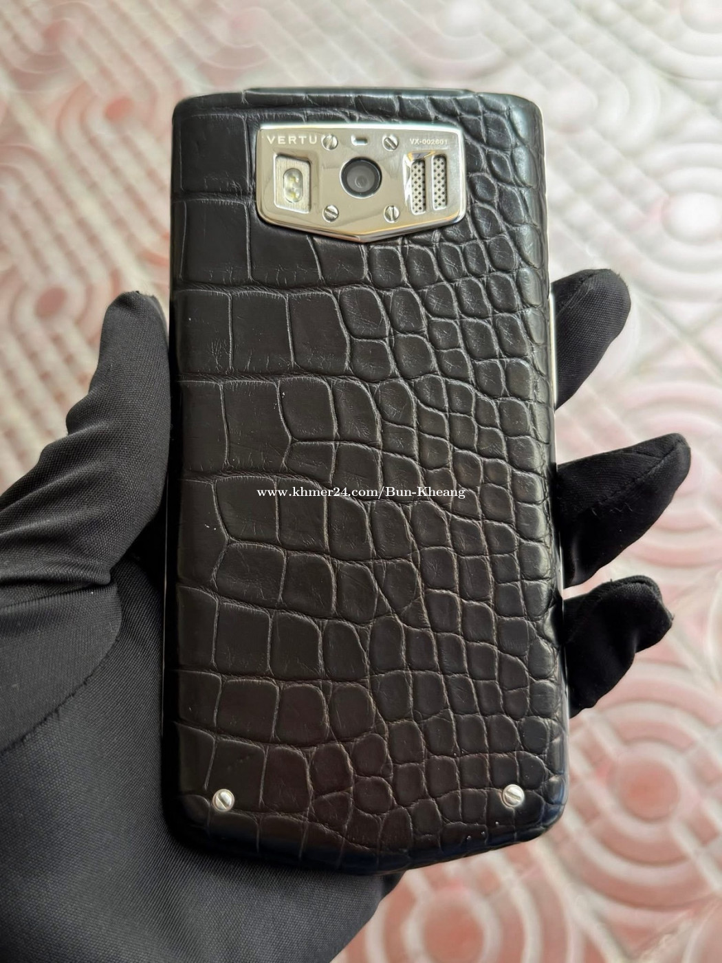Vertu Constellation V Alligator price $380.00 in Boeng Prolit, Prampir ...