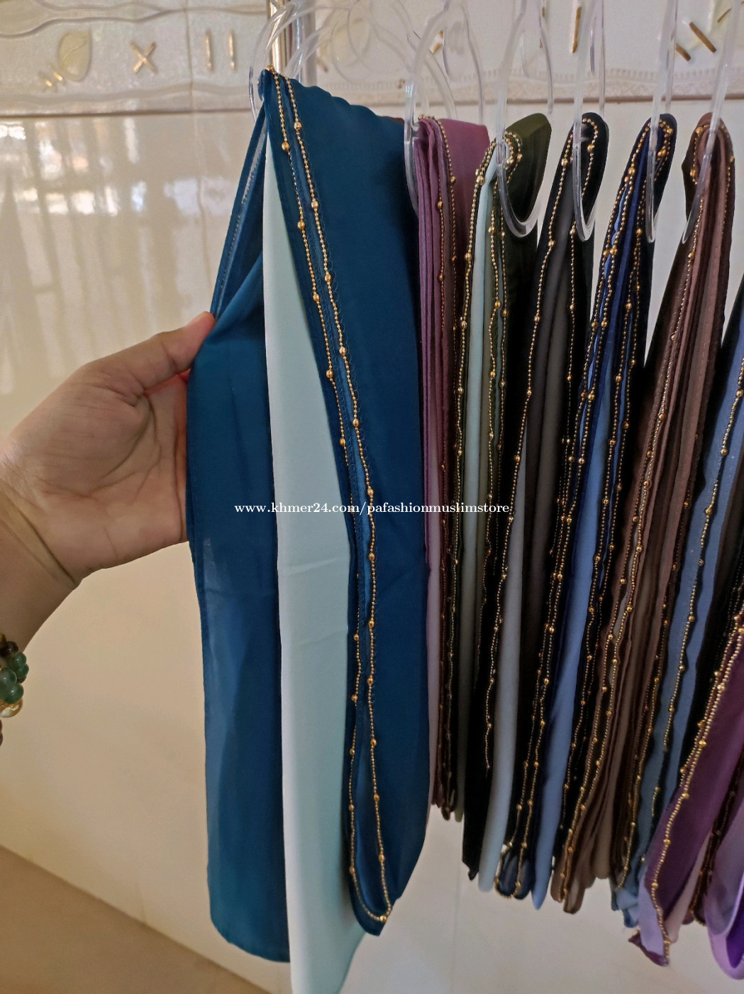 2 Tone Shawl Beads Hijabs Store in Phnom Penh price $5.00 in Chrang Chamreh Pir, Ruessei Kaev ...