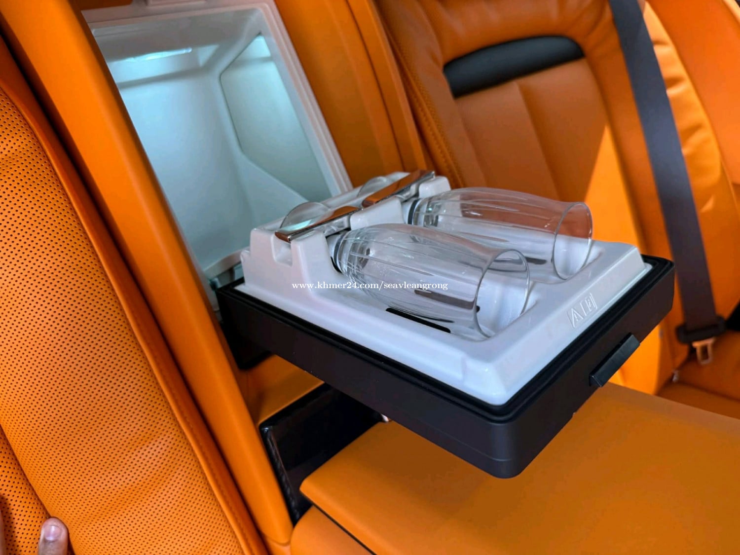 Rolls Royce Cullinan Black badge VIP seat price $988888.00 in Tuek L'ak ...