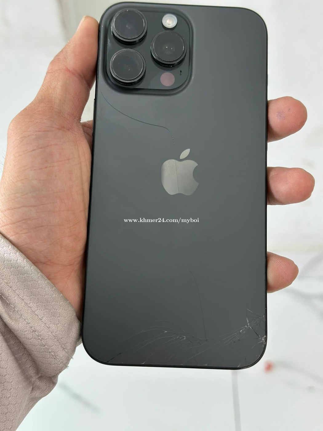 iPhone 16 pro max X/A 256GB 98% 700$ ចចារ price $700.00 in Tonle Basak ...