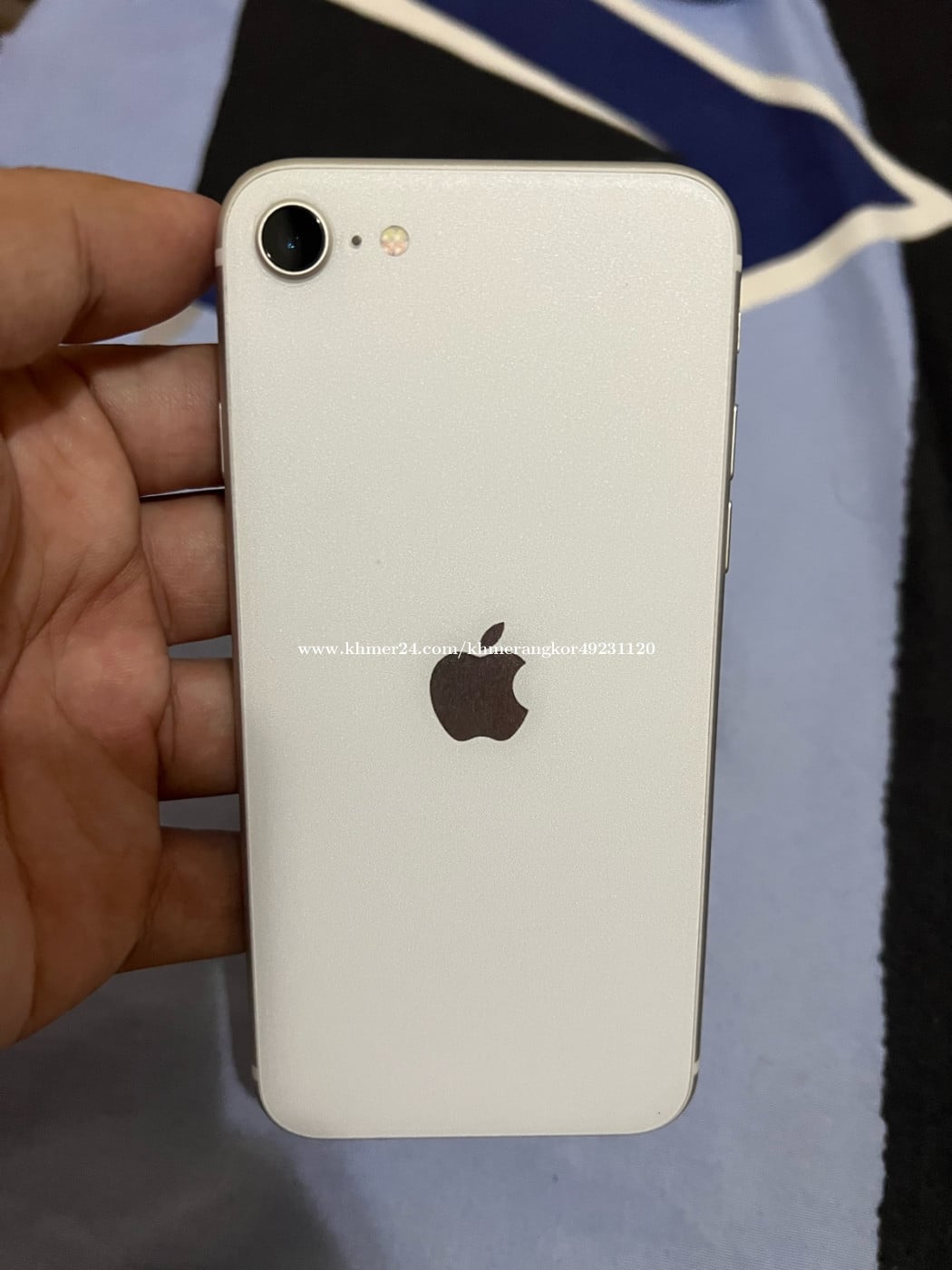 លក់ IPhone Se2 128G Sim 2 តំលៃ120$ចរចារ price $120.00 in Tuek Thla ...