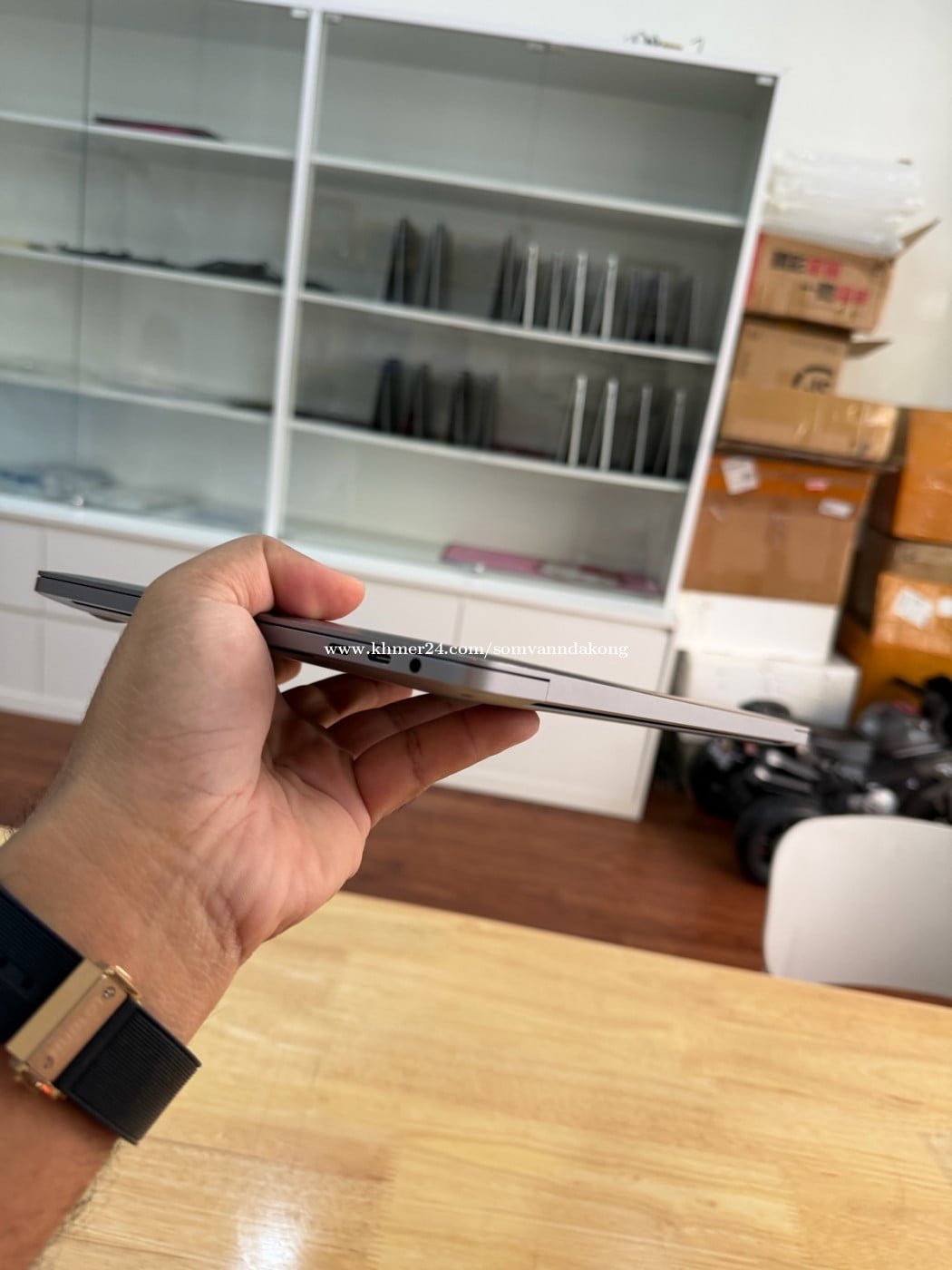 MacBook Pro 2020 13” i7 16G/512G Good Battery price $470.00 in Nirouth ...