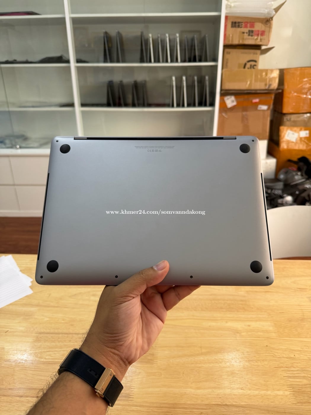 MacBook Pro 2020 13” i7 16G/512G Good Battery price $470.00 in Nirouth ...