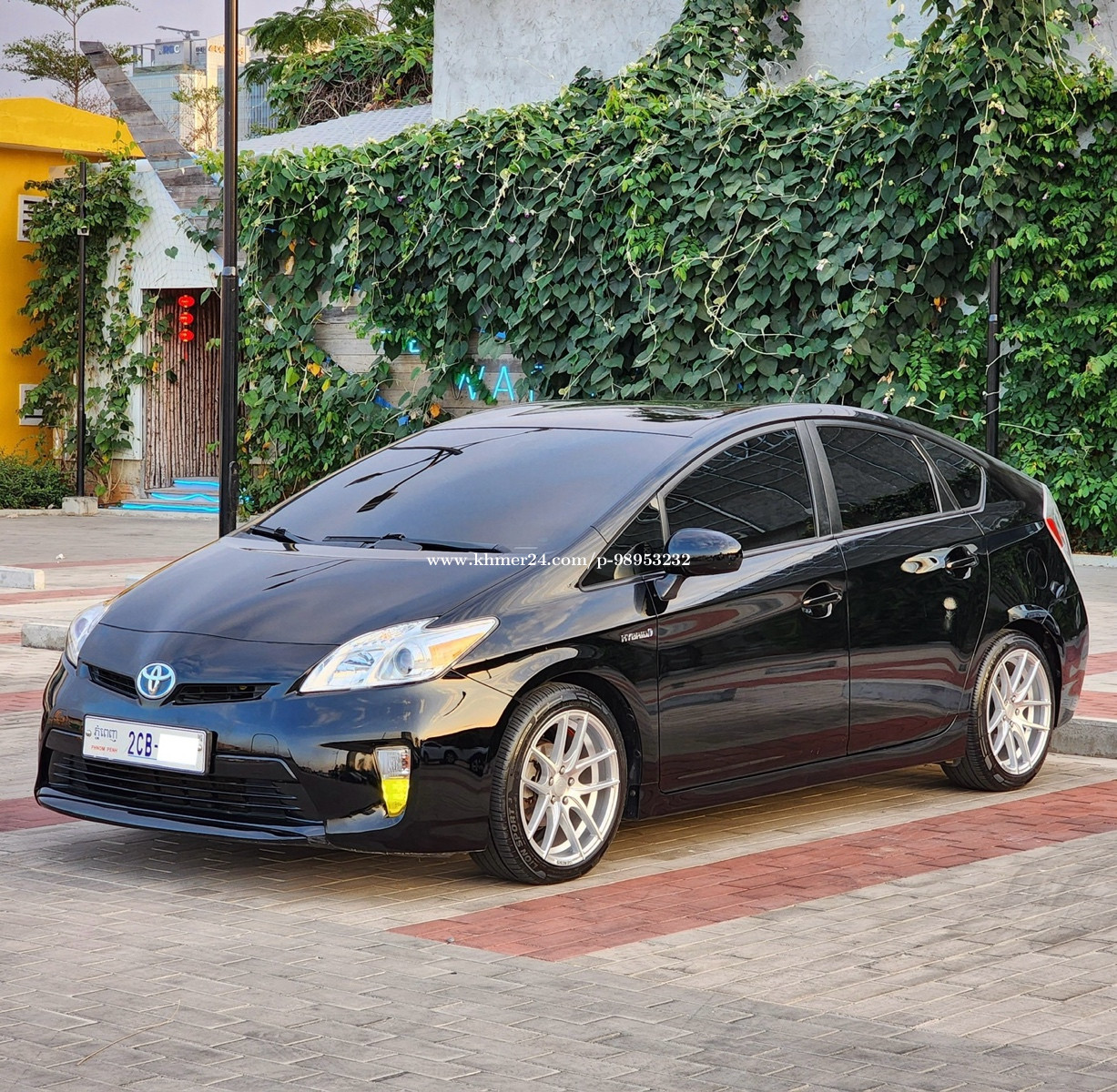 Toyota Prius 2012 Option 3 ពណ៌ខ្មៅ price $15900.00 in Phnom Penh Thmei ...