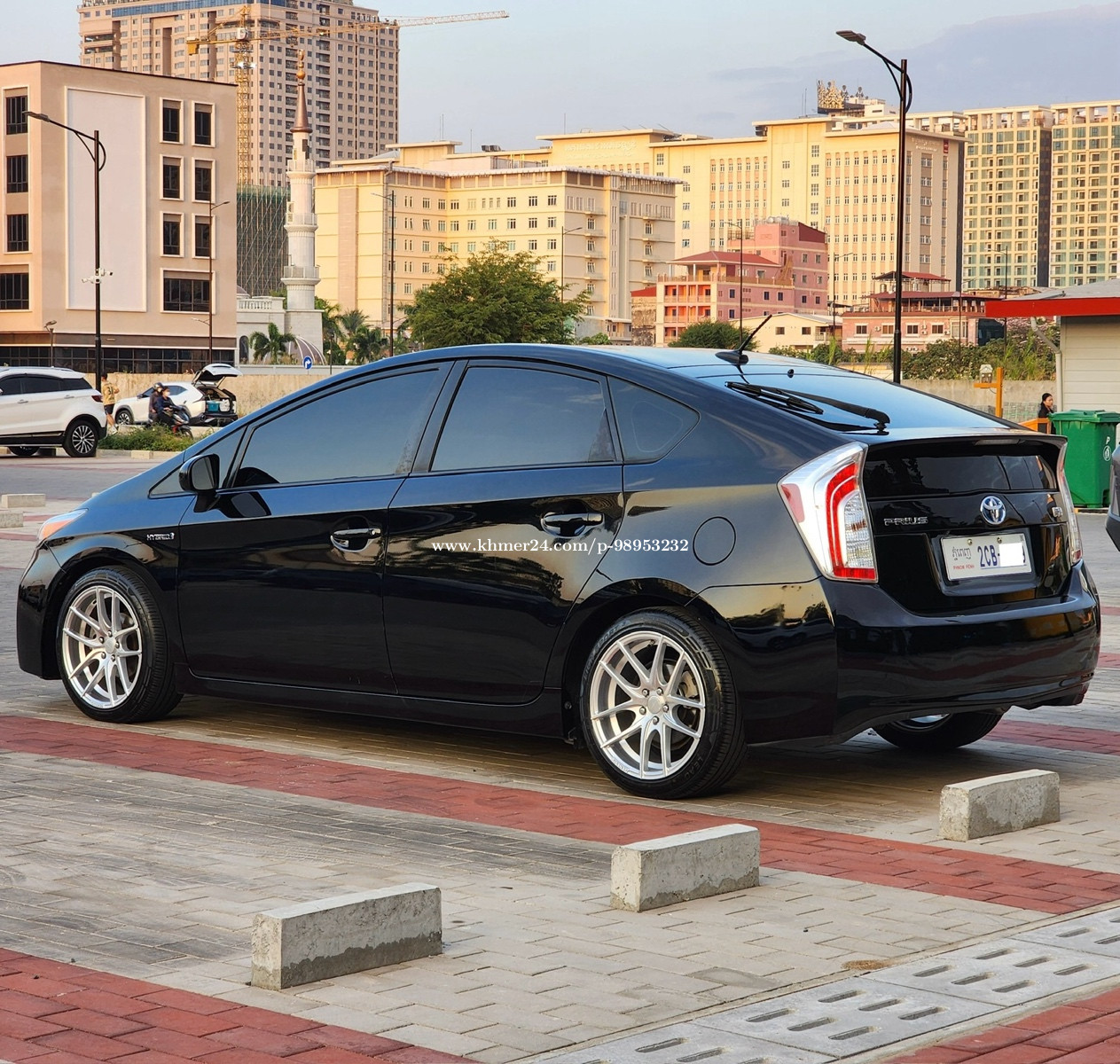 Toyota Prius 2012 Option 3 ពណ៌ខ្មៅ price $15900.00 in Phnom Penh Thmei ...
