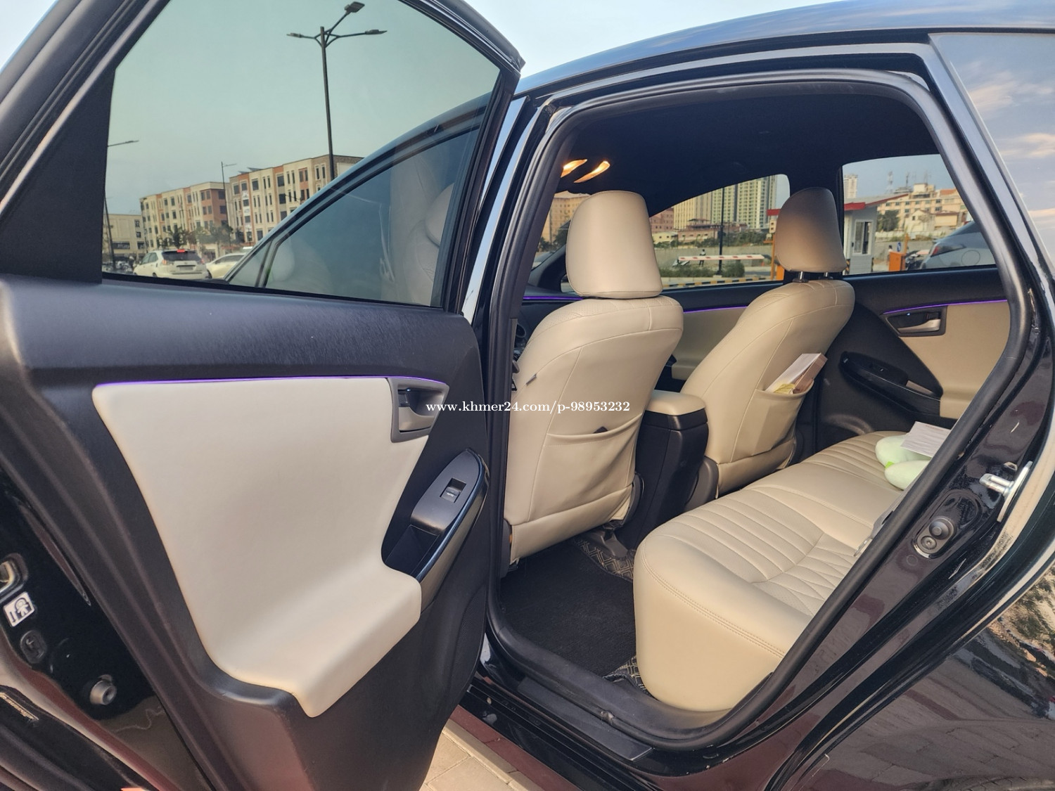 Toyota Prius 2012 Option 3 ពណ៌ខ្មៅ price $15900.00 in Phnom Penh Thmei ...