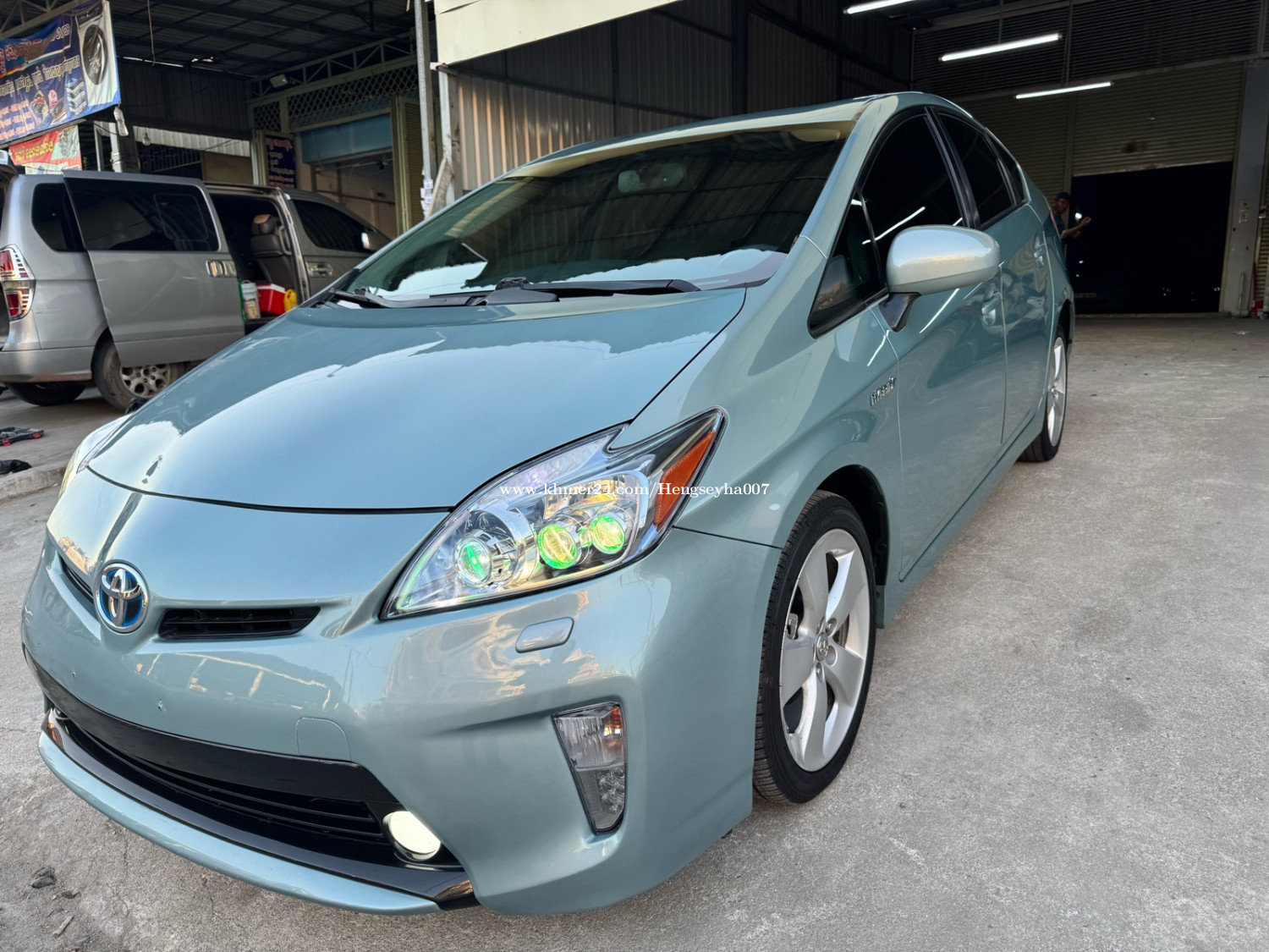 Prius 013 option5 ឡានស្អាតម៉ូយៗ price $18500.00 in Stueng Mean chey 1 ...