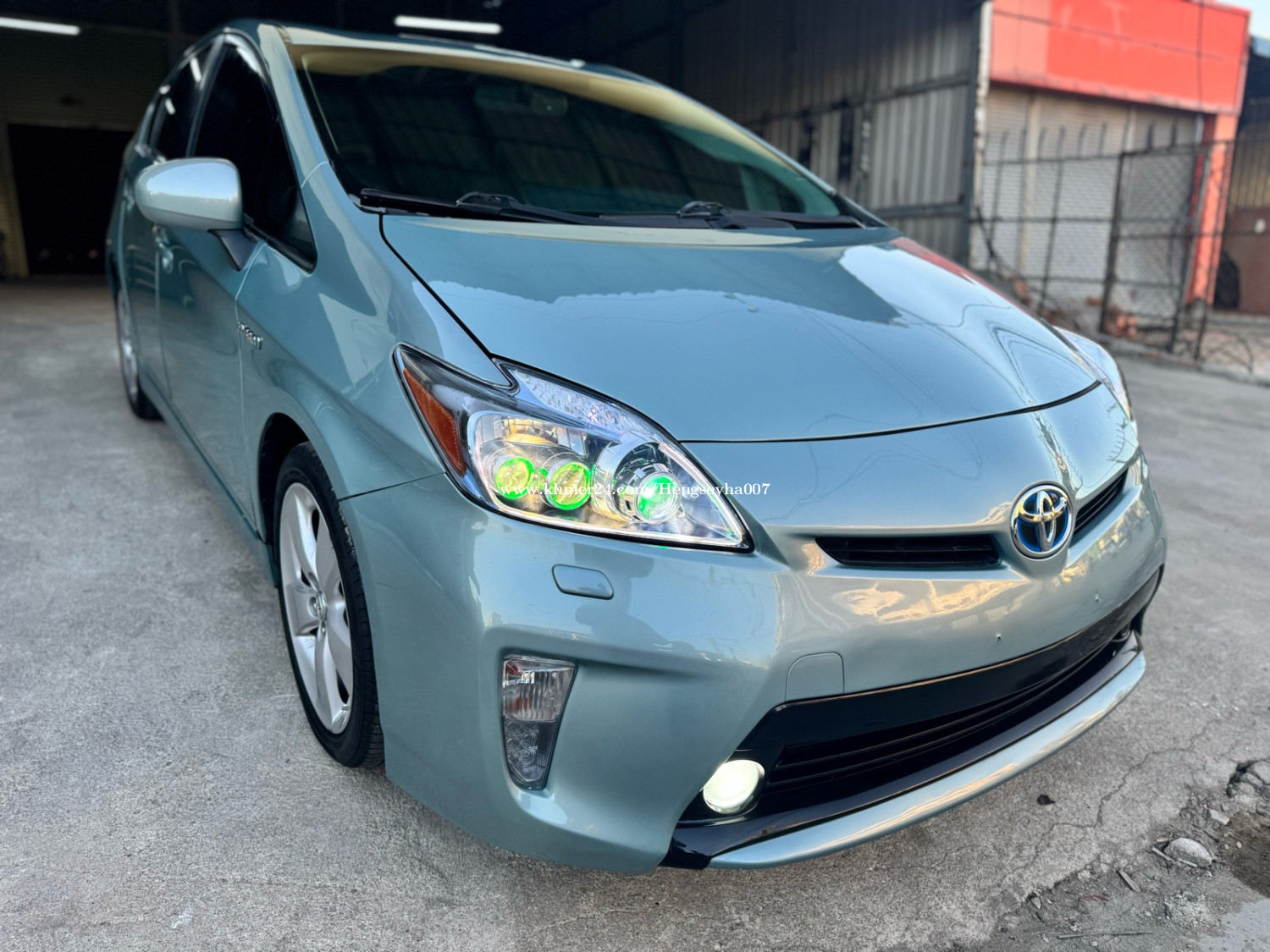 Prius 013 option5 ឡានស្អាតម៉ូយៗ price $18500.00 in Stueng Mean chey 1 ...