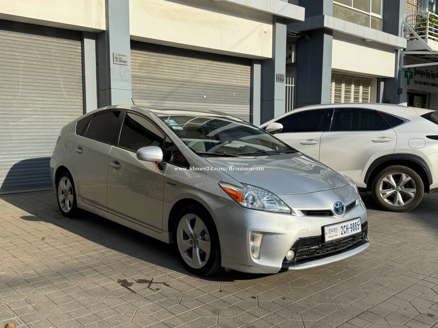 Toyota Prius 2012 Option 4 JBL កៅអីចុច price $16900 in Krang Thnong ...