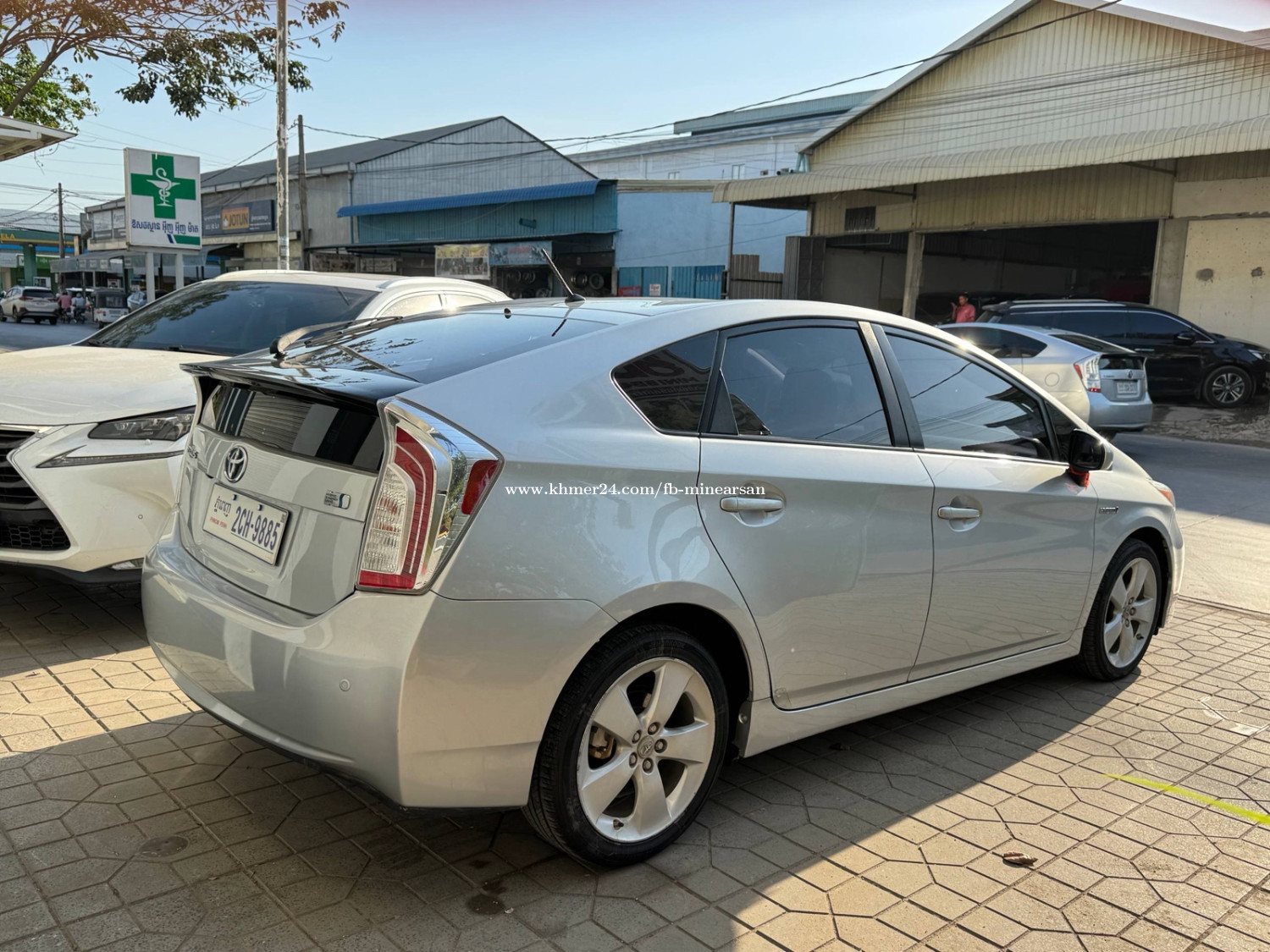 Toyota Prius 2012 Option 4 JBL កៅអីចុច price $16900 in Krang Thnong ...