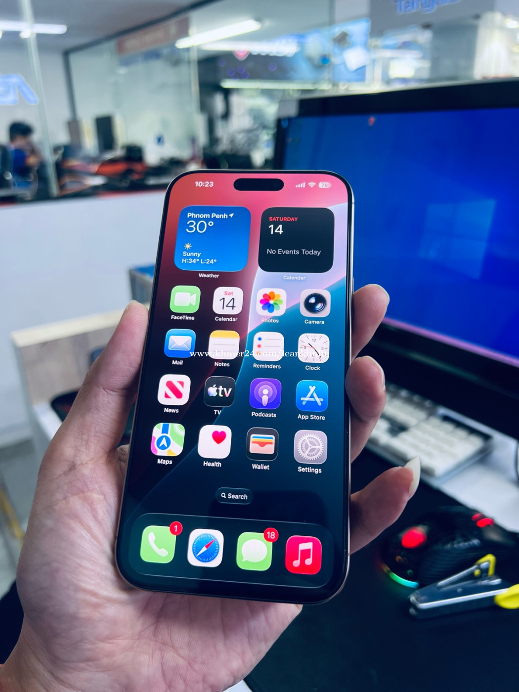 iPhone 16 Pro Max 256 ZA/A SIM 2 ស្អាត 99% price $800.00 in Boeng Keng ...