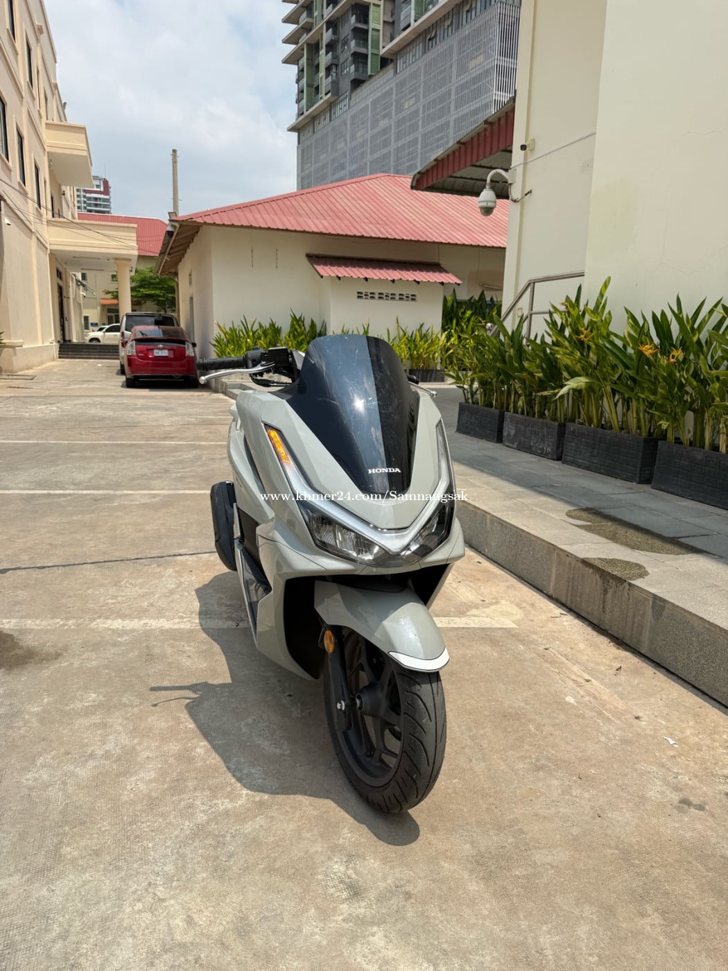 PCX 125 Japan 100km Used Only ថ្មីសោរ 2 គ្រាប់ price $2600.00 in Preaek ...