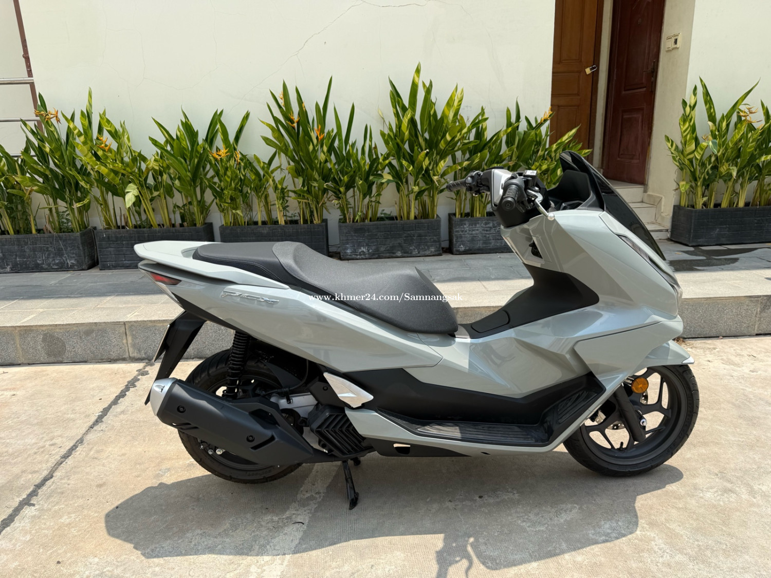 PCX 125 Japan 100km Used Only ថ្មីសោរ 2 គ្រាប់ price $2600.00 in Preaek ...