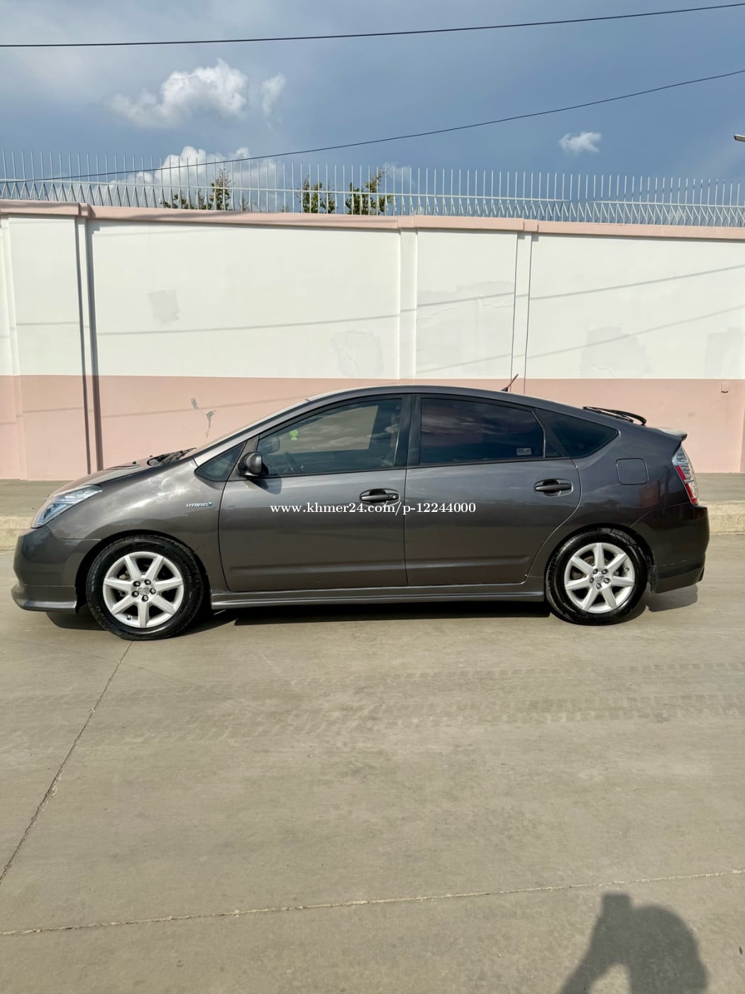 Toyota Prius 2008 half full touring price $11700.00 in Phum Thum, Kien ...