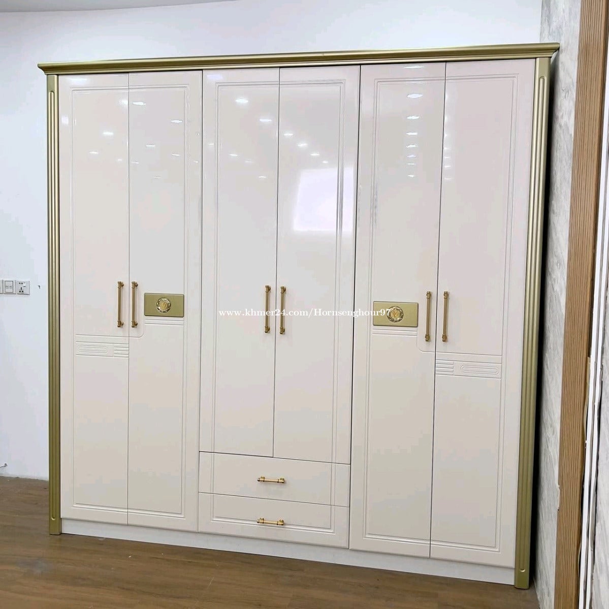 Closet price $440.00 in Chaom Chau 1, Por Senchey, Phnom Penh, Cambodia ...