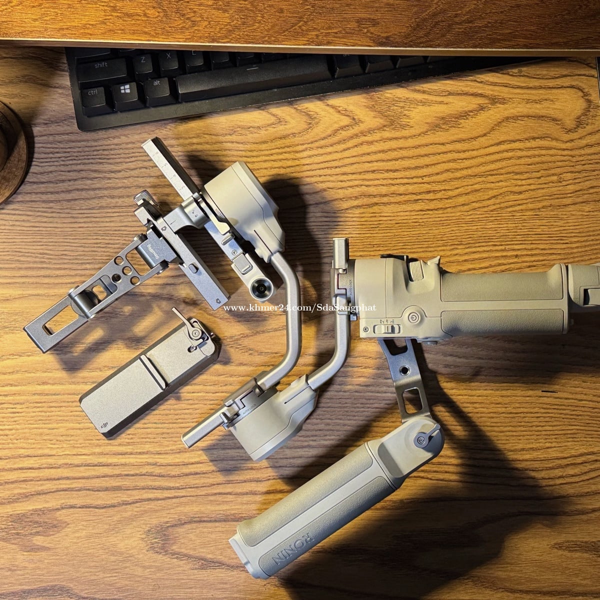 DJI RS4 mini - Gimbal - Free phone mount - Auto Track price $250 in ...