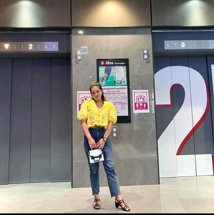 Vanna Roth - Khmer24