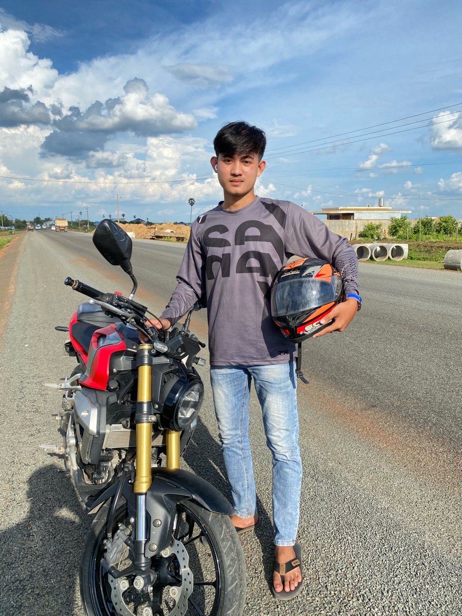 Bunthong men - Khmer24