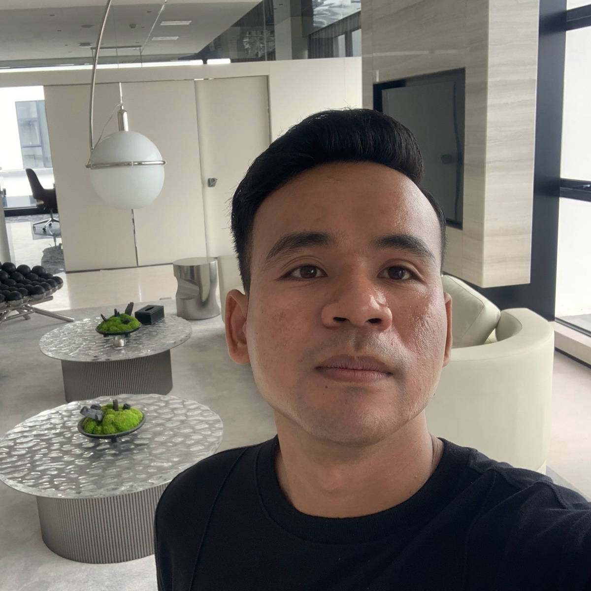 Mr. LEE Specialist condo - Khmer24